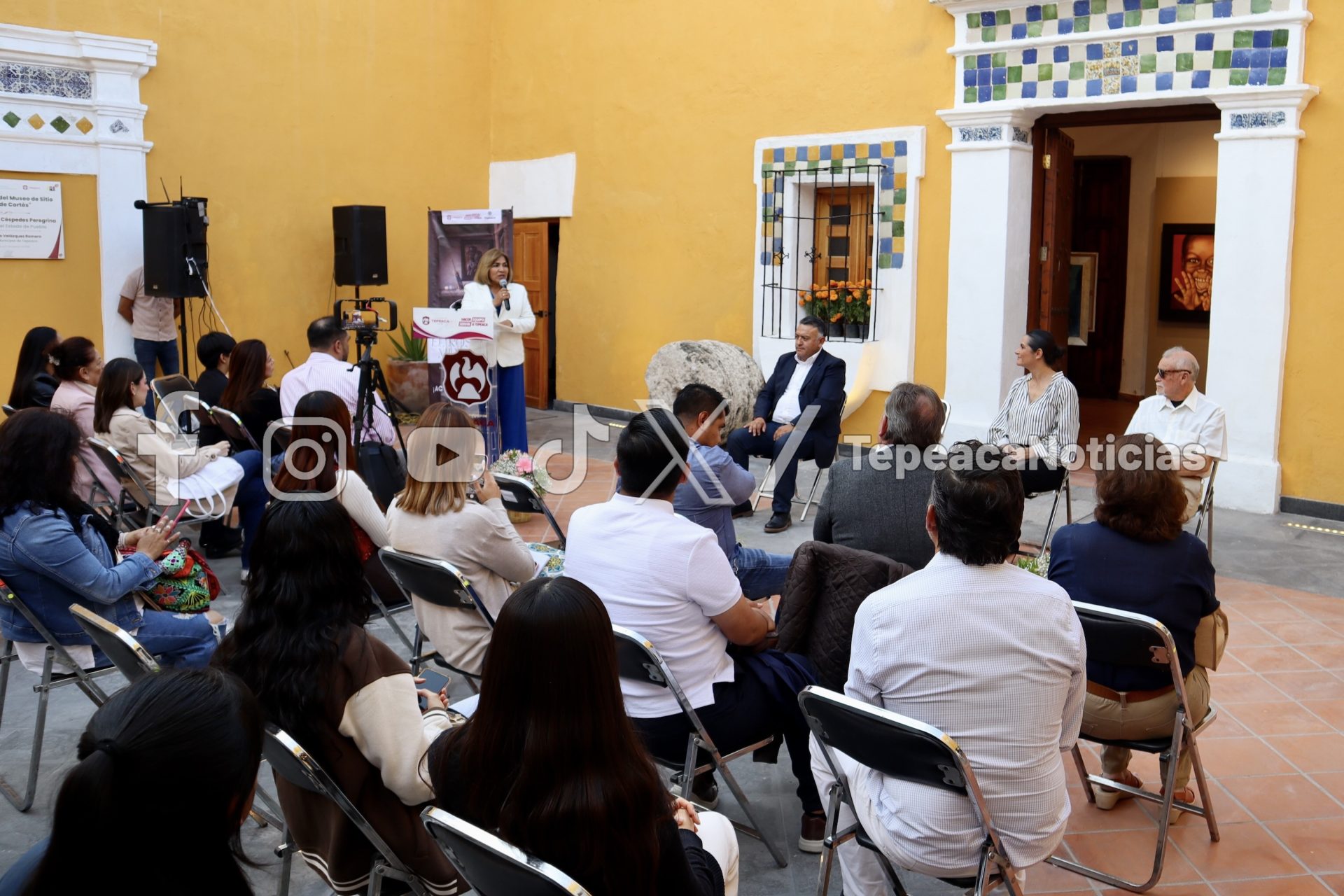 Inauguran exposición pictórica" El Rostro de mi Memoria ", de Sara ...
